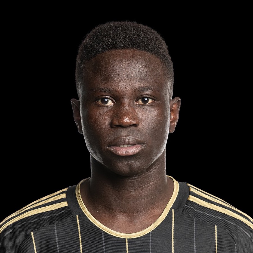 Bayern Munich sign Gambian-U.S. born winger Bajung Darboe from LAFC